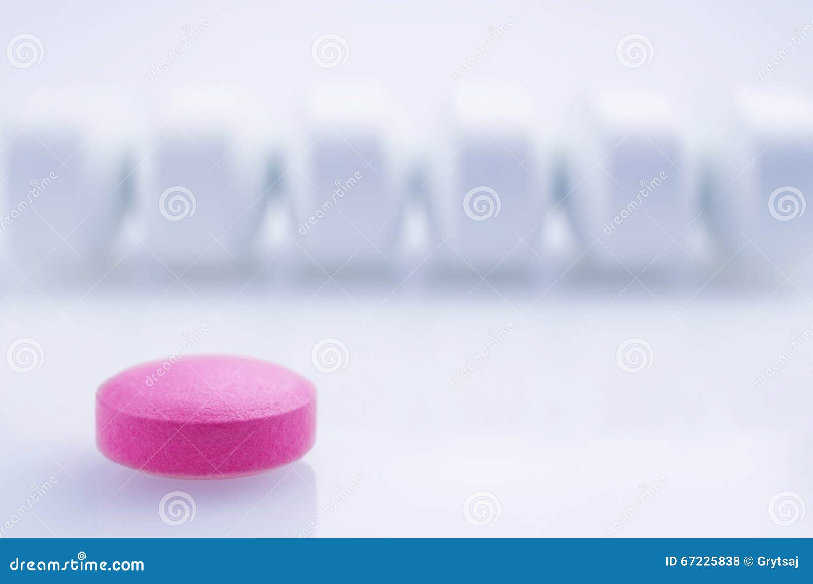 Comprimido Cor-de-rosa Da Medicina Foto de Stock - Imagem de macro ...