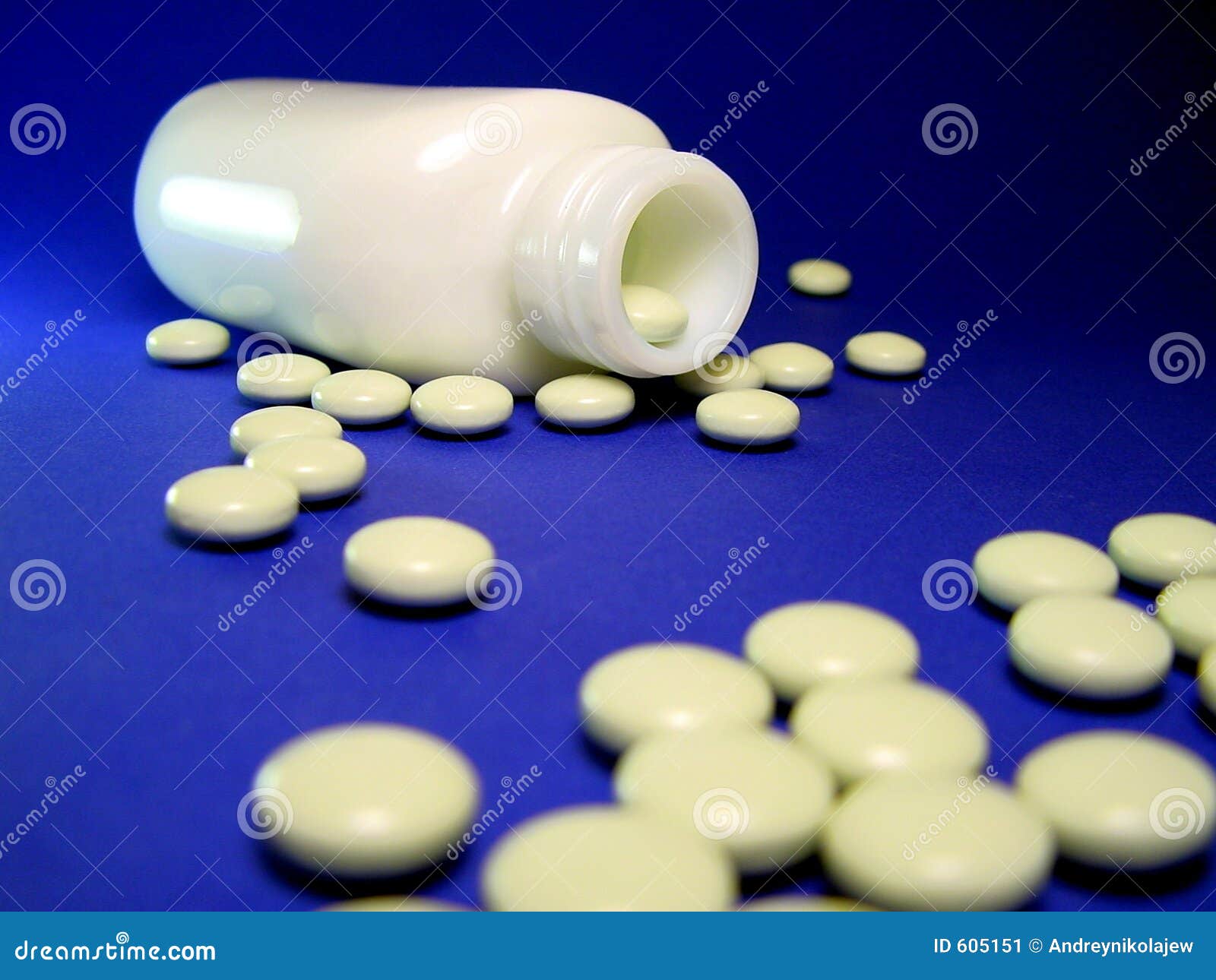 Comprimidos. imagem de stock. Imagem de farmacêutico, dose - 605151