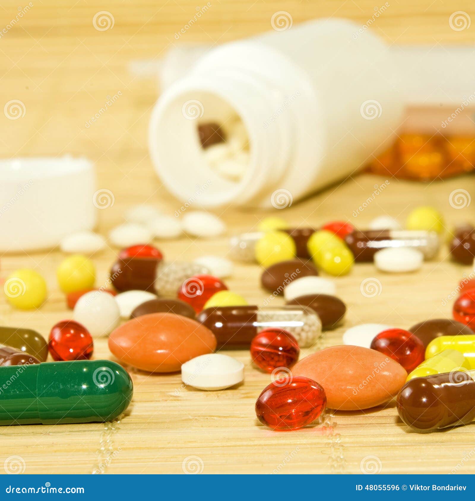 Comprimidos Diferentes Em Um Close Up Da Tabela Foto de Stock - Imagem ...