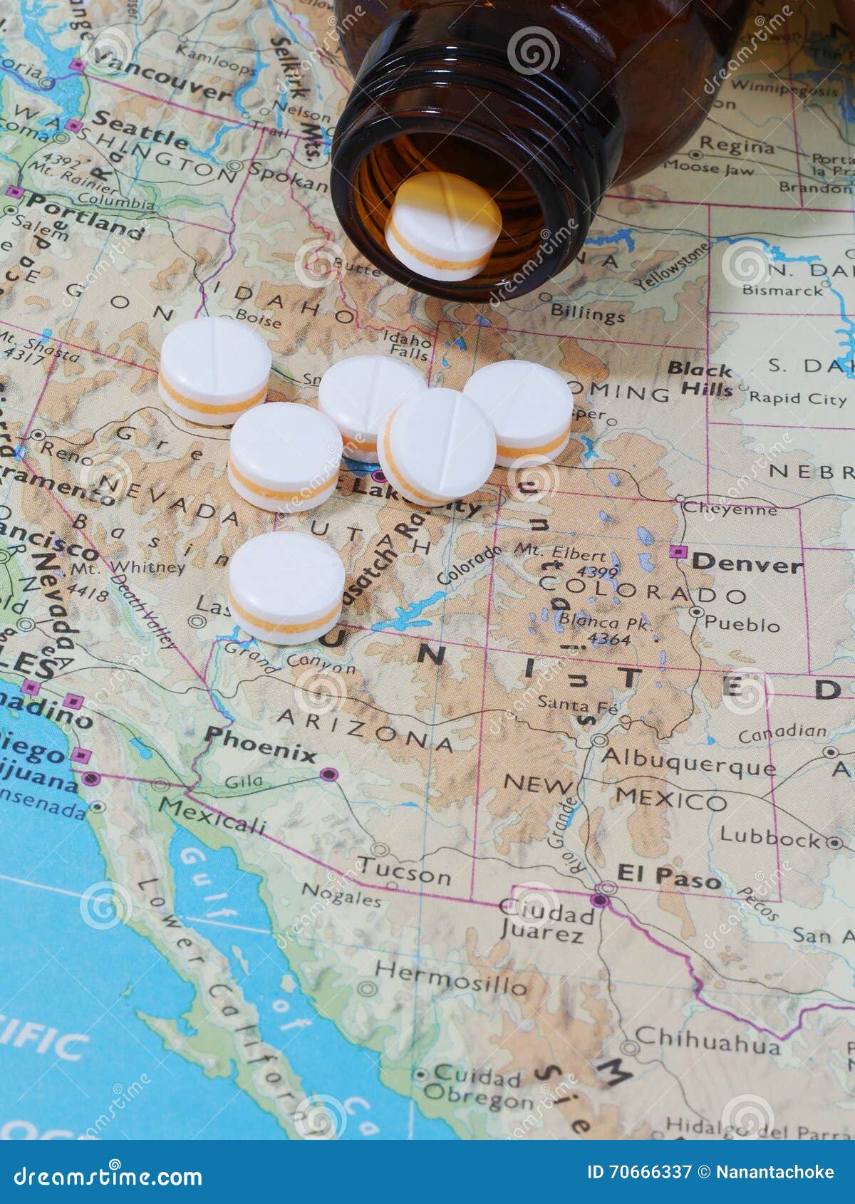 Comprimidos E Mapa Da Medicina Para O Curso Imagem de Stock - Imagem de ...