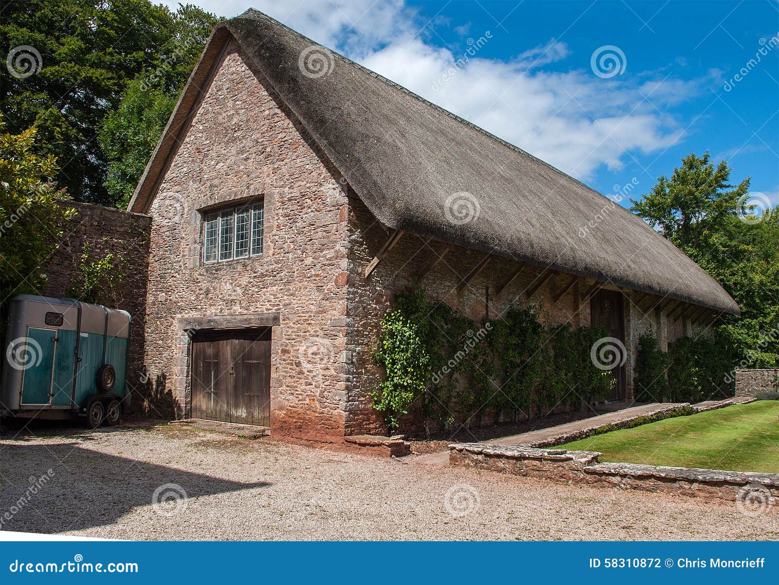 Compton Castle Thatached Barn Stock Photo - Image of barn, thatched ...