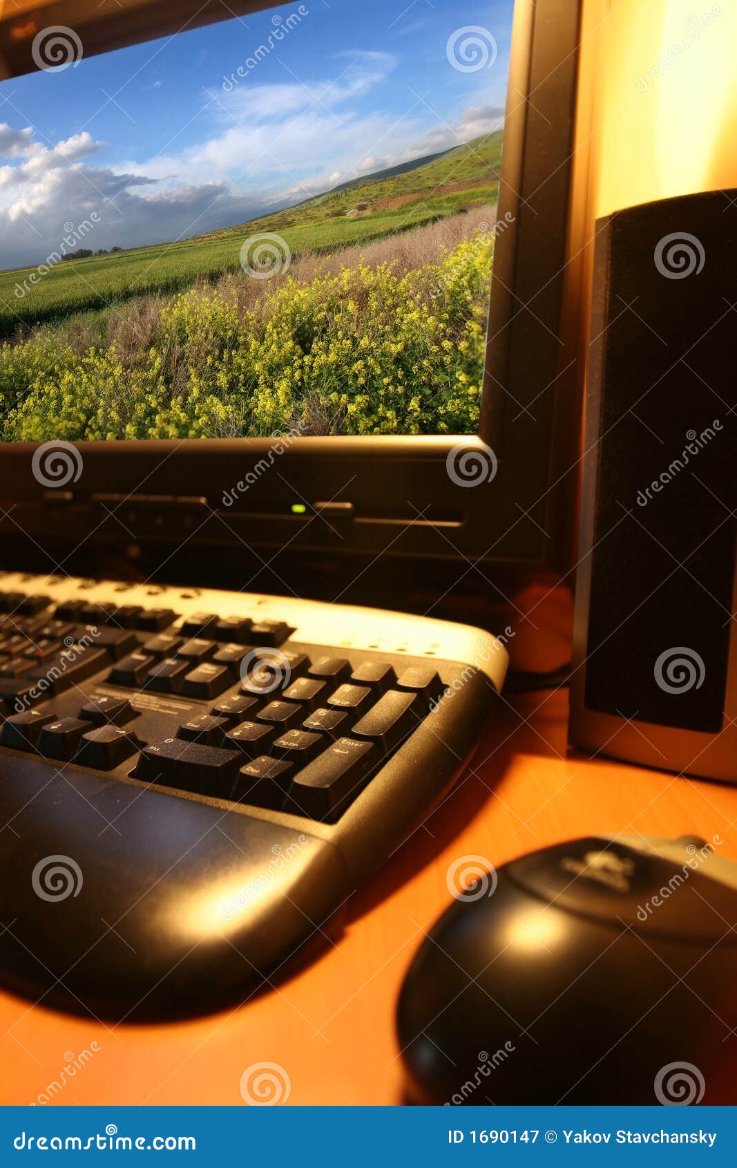 Computador moderno. imagem de stock. Imagem de projeto - 1690147