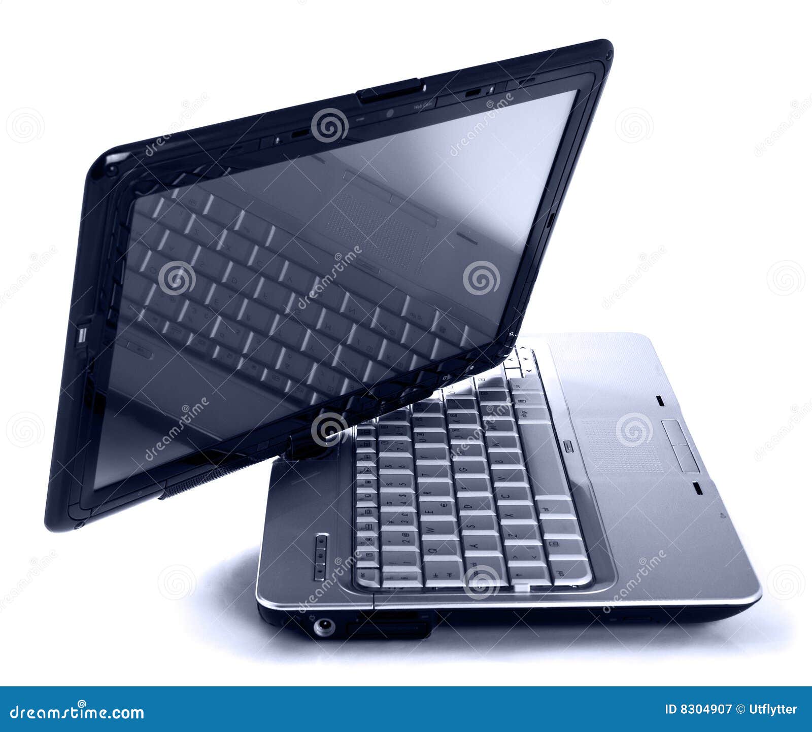 Computadora Portátil Moderna En El Fondo Blanco Imagen de archivo ...