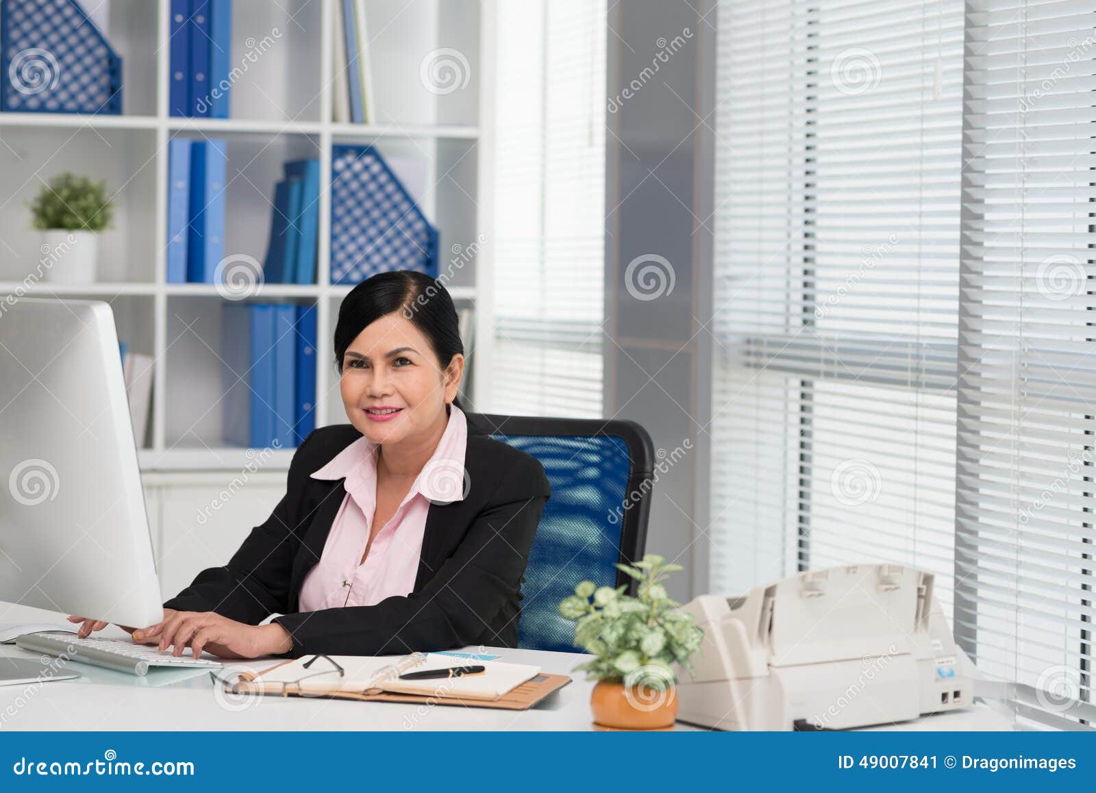 Computar imagem de stock. Imagem de associado, gerente - 49007841