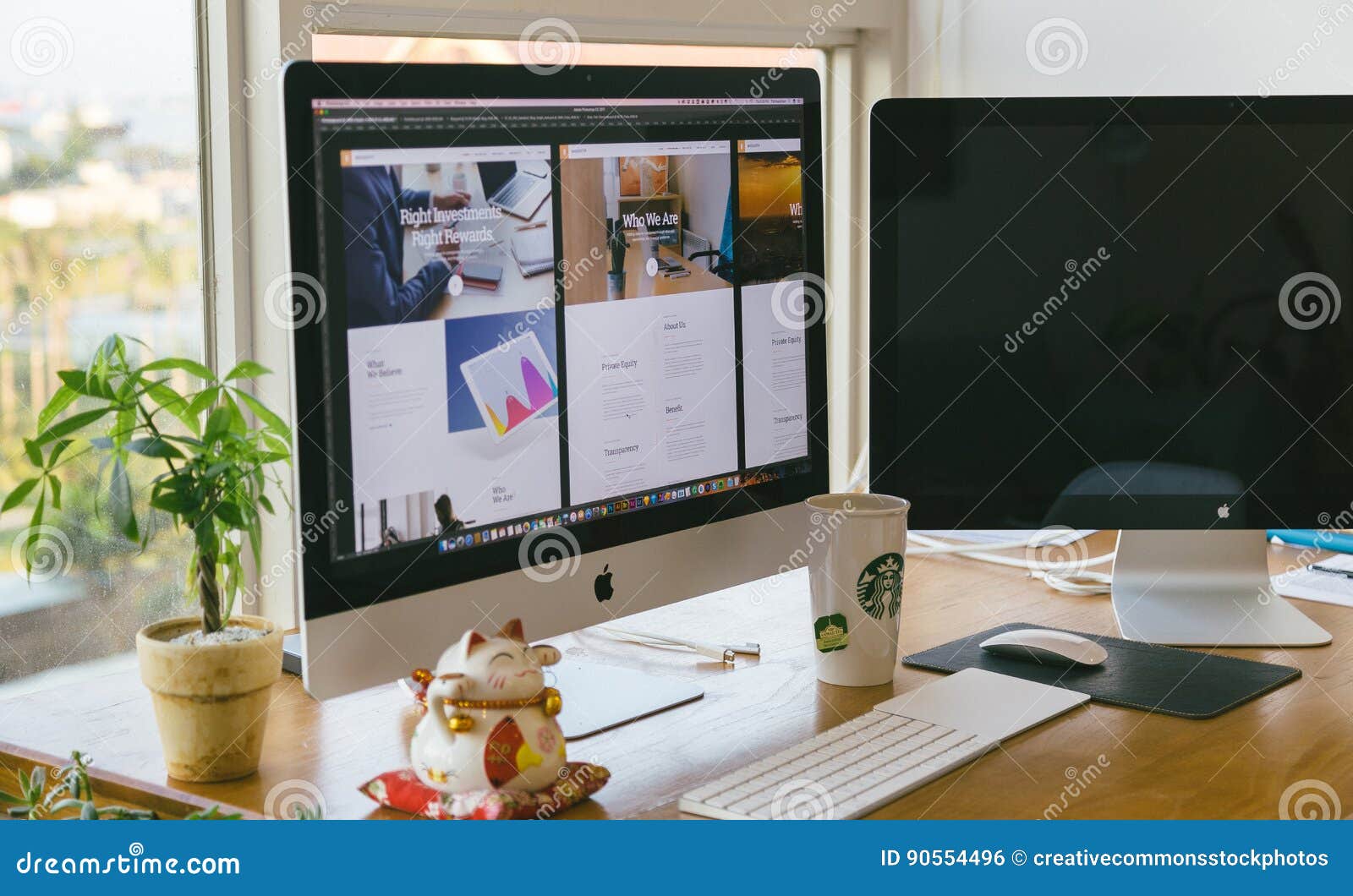 Computer-Arbeitsplatz Bild. Bild: 90554496