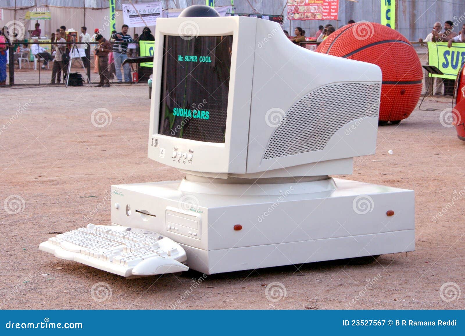 Computer-Auto - Verrückte Autos Redaktionelles Stockfotografie - Bild ...