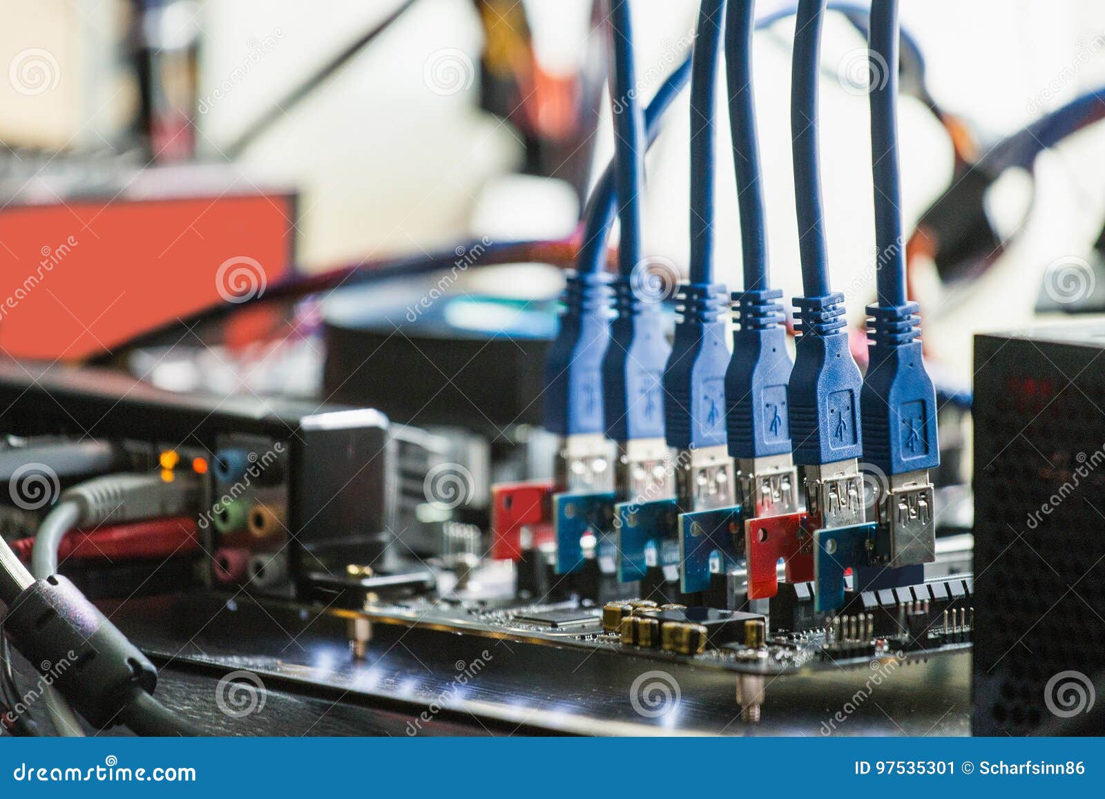 Computer for Bitcoin Mining Stock Image - Image of trade, crypto: 97535301