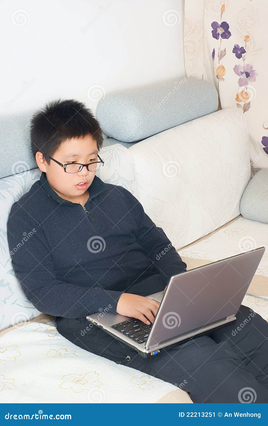 Computer and the Chinese Boy Stock Image - Image of person, asian: 22213251