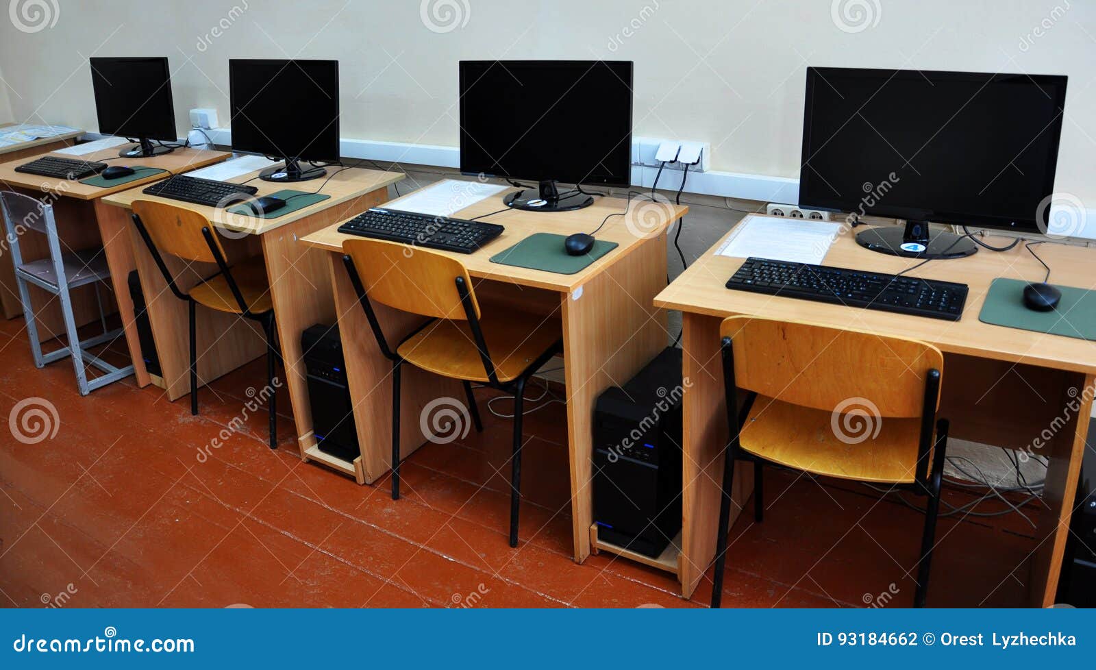 Computer class at school stock photo. Image of knowledge - 93184662