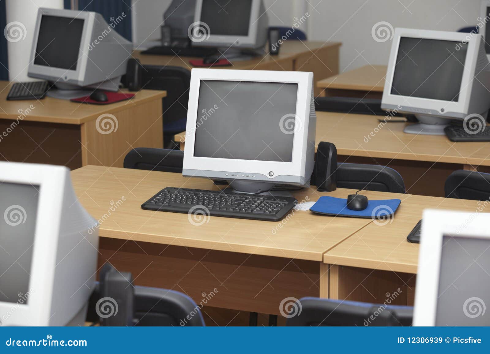 Computer classroom 1 stock image. Image of empty, corporate - 12306939