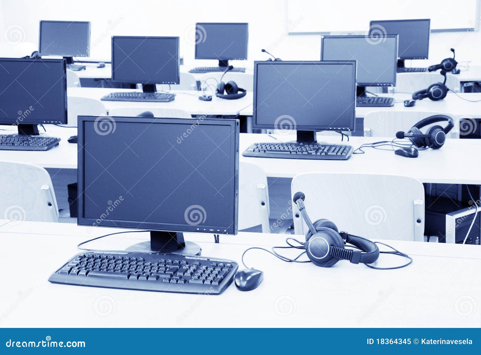 Computer classroom stock image. Image of dark, chairs - 18364345