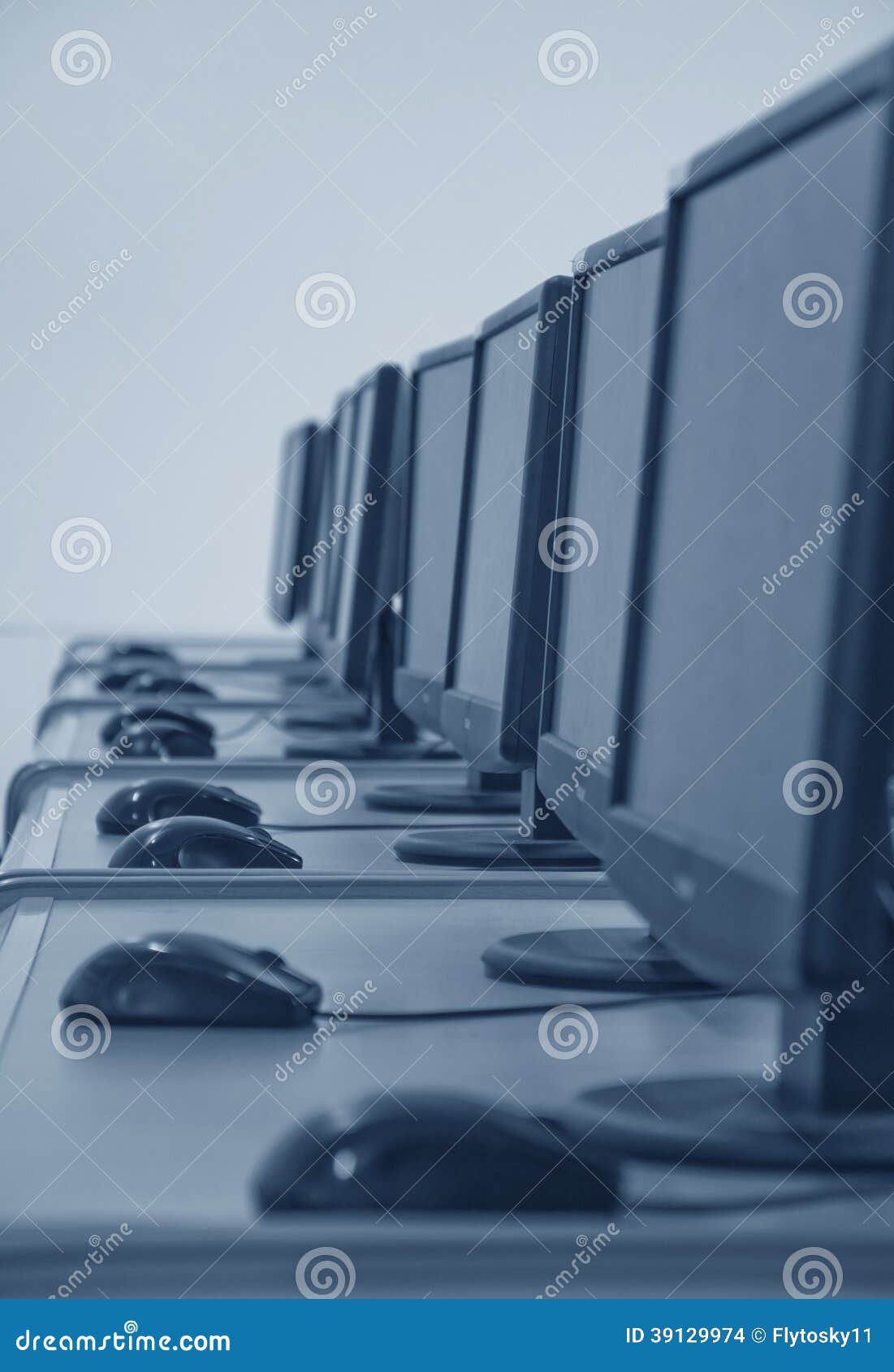 Computer classroom stock photo. Image of place, science - 39129974