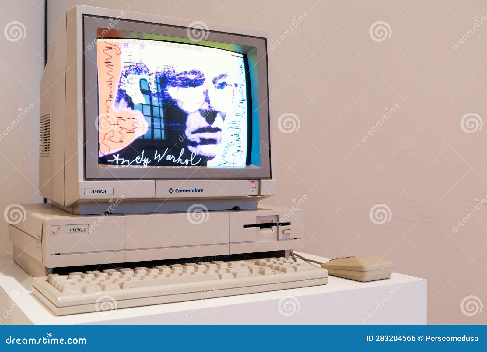 Computer Commodore Amiga 1000 with Floppy Disk and Mouse Editorial ...