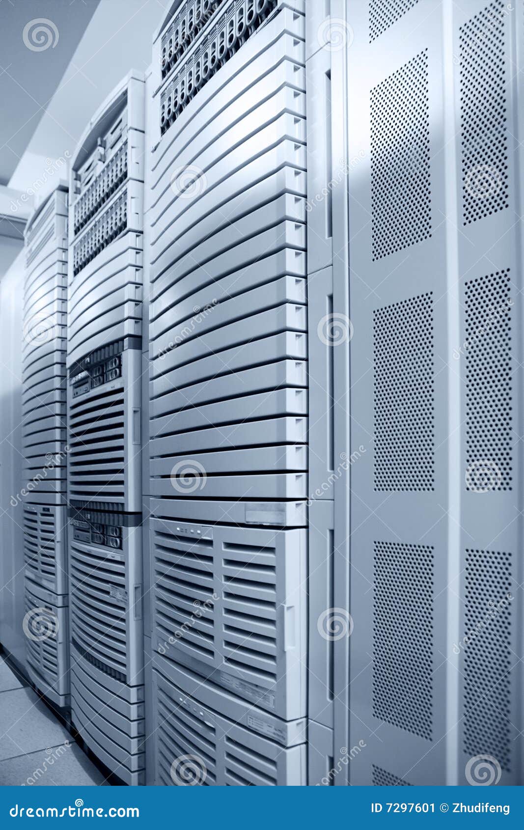 Computer data center stock image. Image of doors, center - 7297601