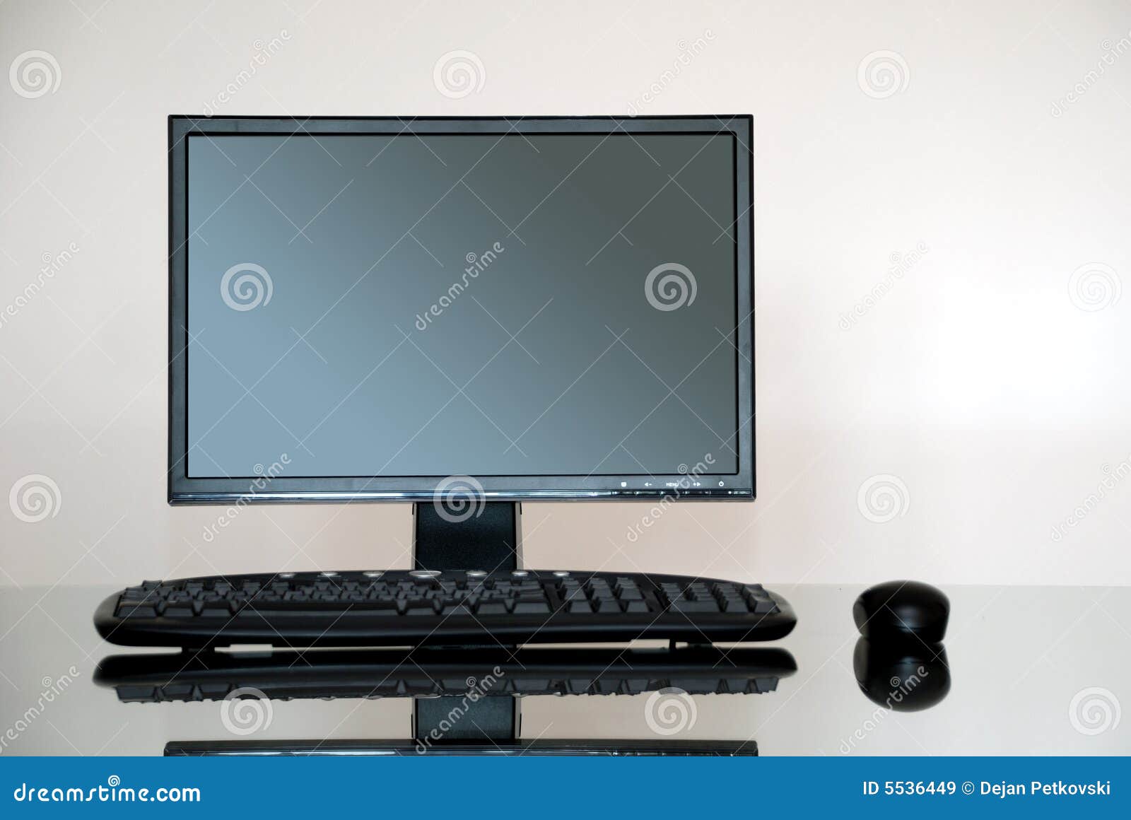 Computer on desk stock image. Image of mouse, communication - 5536449