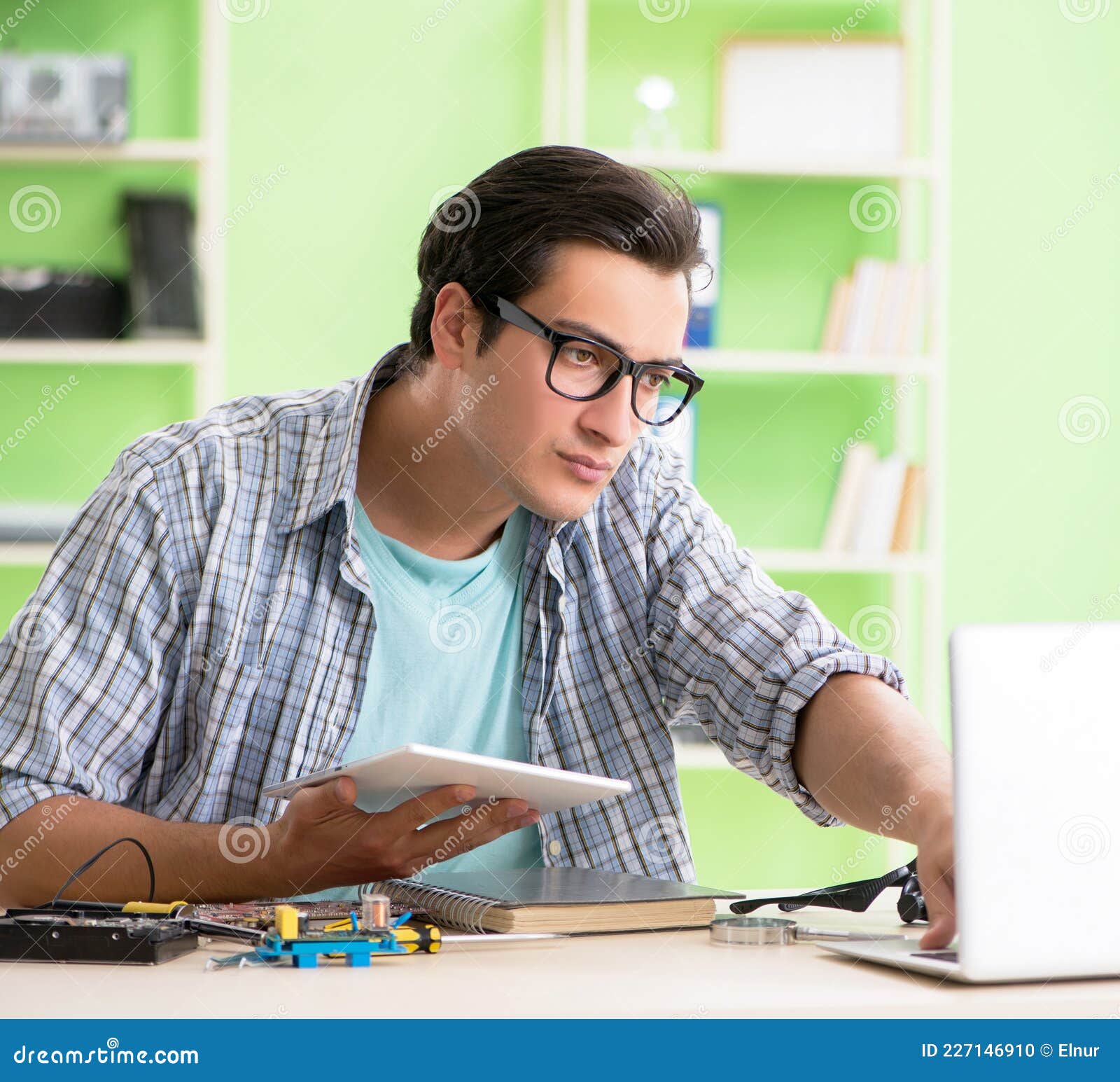 Computer Engineer Repairing Broken Desktop Stock Photo - Image of ...