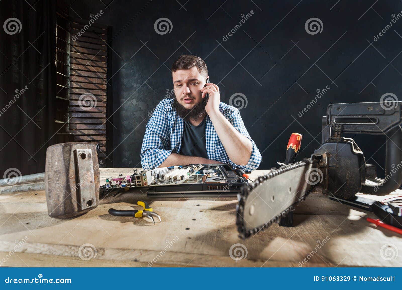 Computer Engineer Talk with Client by Phone Stock Image - Image of ...