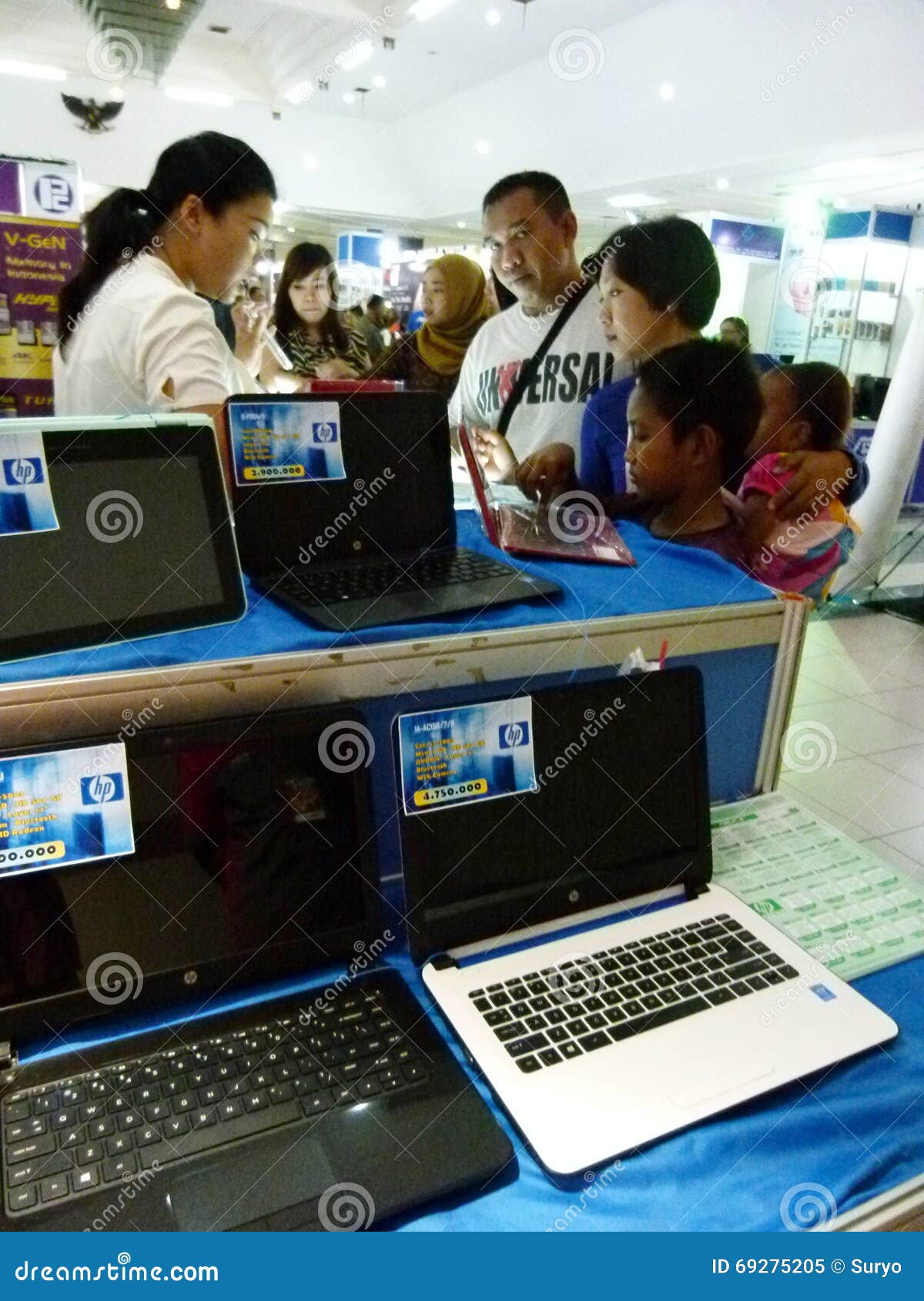 Computer exhibition editorial image. Image of solo, technology - 69275205