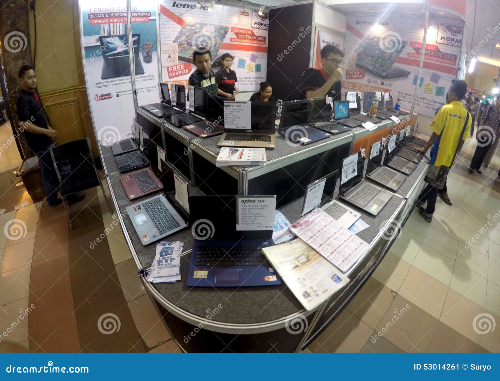 Computer exhibition editorial photo. Image of computer - 53014261