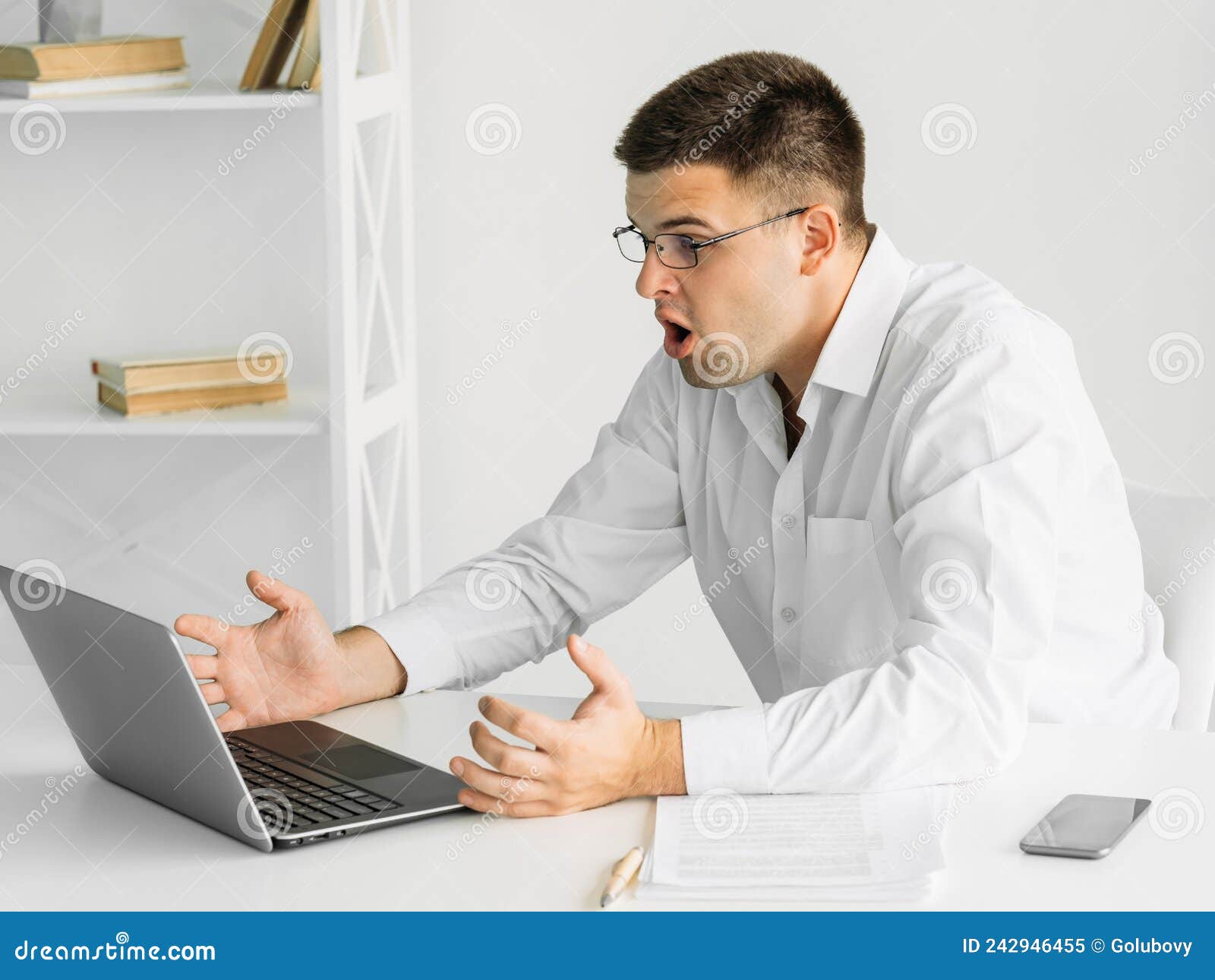 Computer Fail Shocked Man Disbelief Expression Stock Image - Image of ...