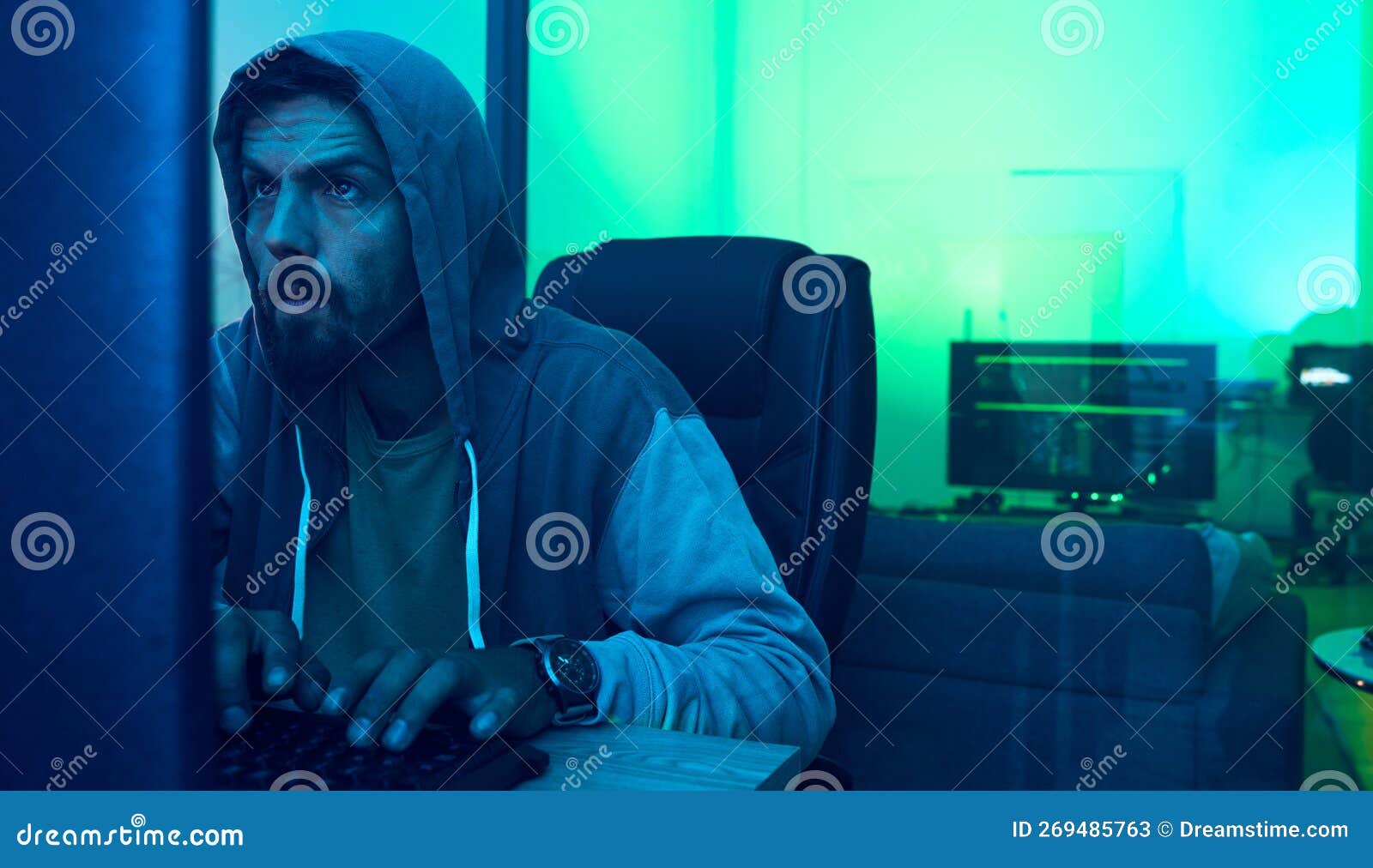 Computer Hacker Software E Neon Man Hackeraggio Di Database Online ...