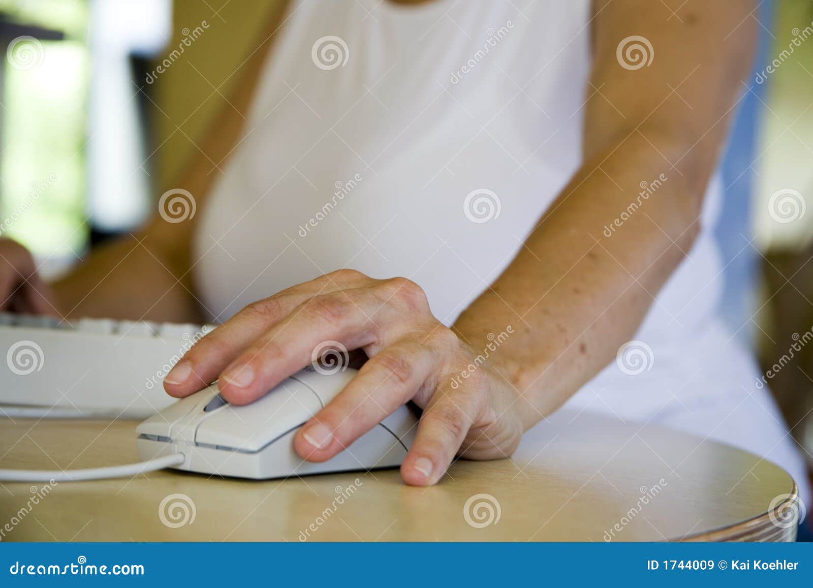 Computer hand stock image. Image of bureau, elektronic - 1744009