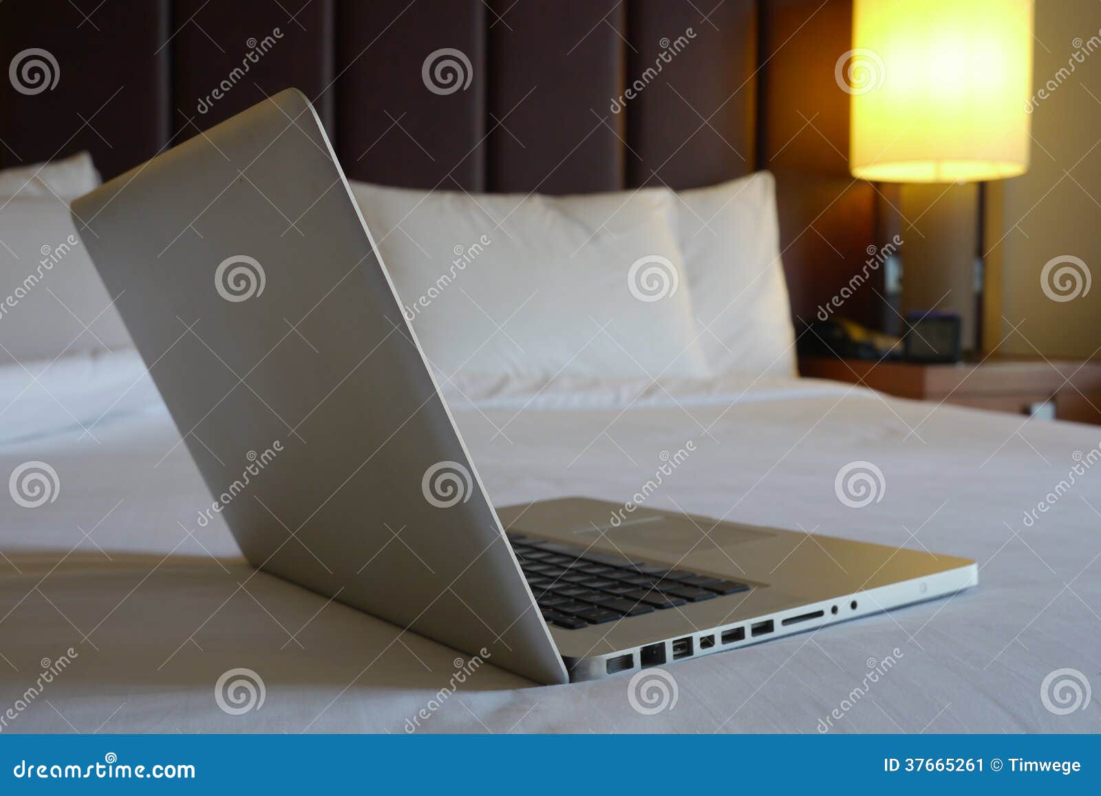Computer in hotel room stock image. Image of rest, guesthouse - 37665261