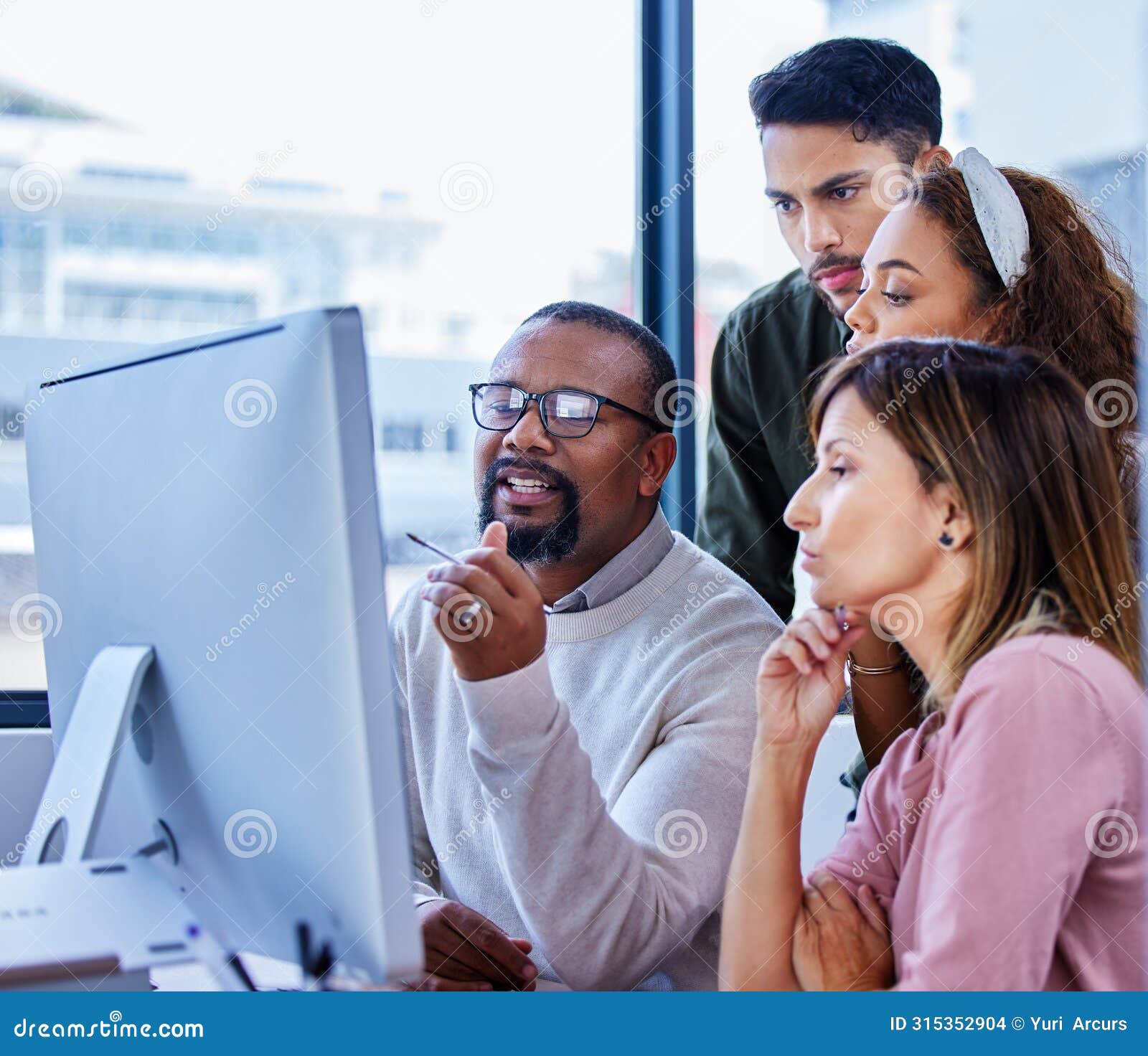 Computer, Internship and Mentor with Team in Office for Creative ...