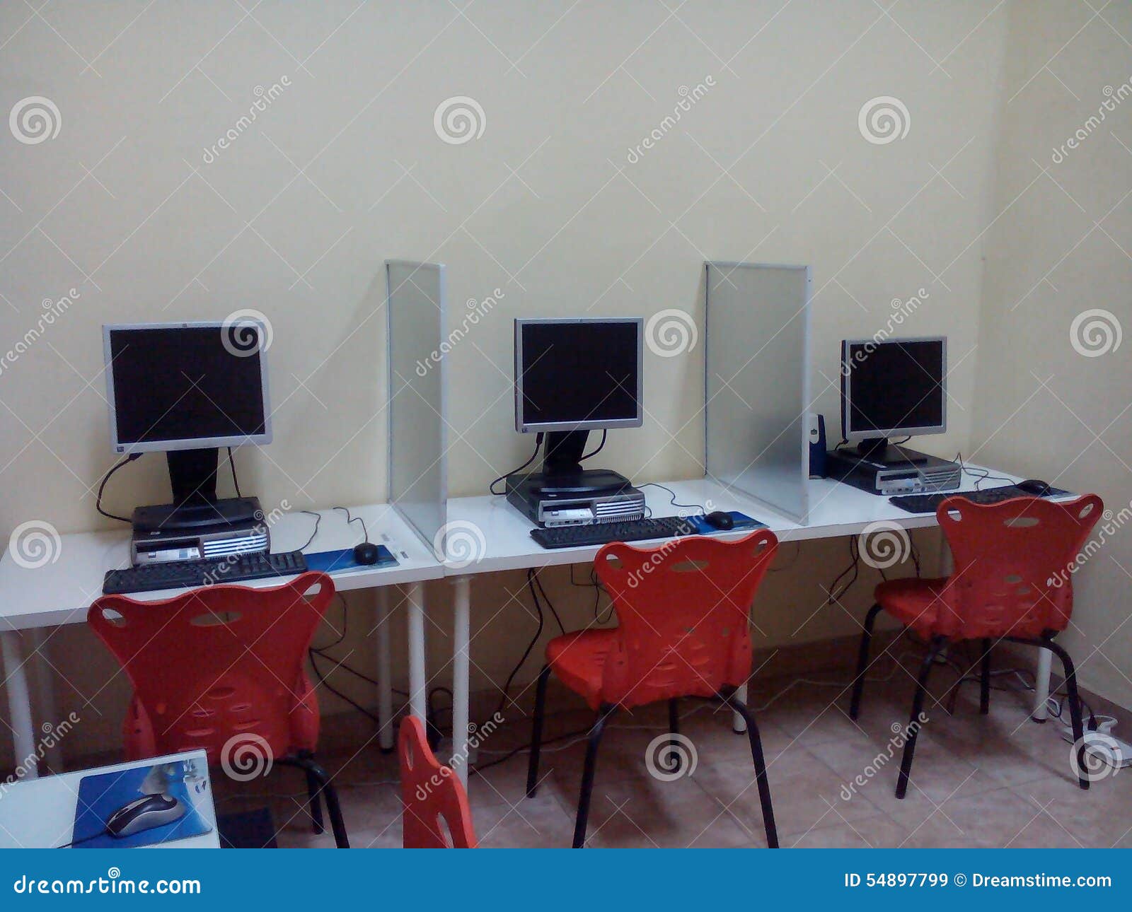 Computer lab editorial stock image. Image of icdl, computer - 54897799