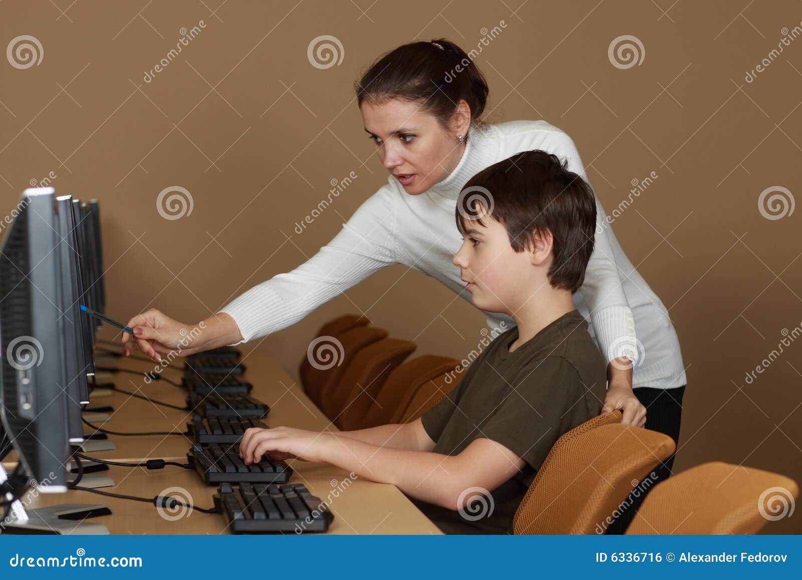 In computer lab stock photo. Image of monitor, study, student - 6336716