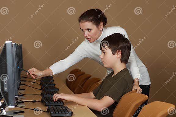 In computer lab stock photo. Image of monitor, study, student - 6336716