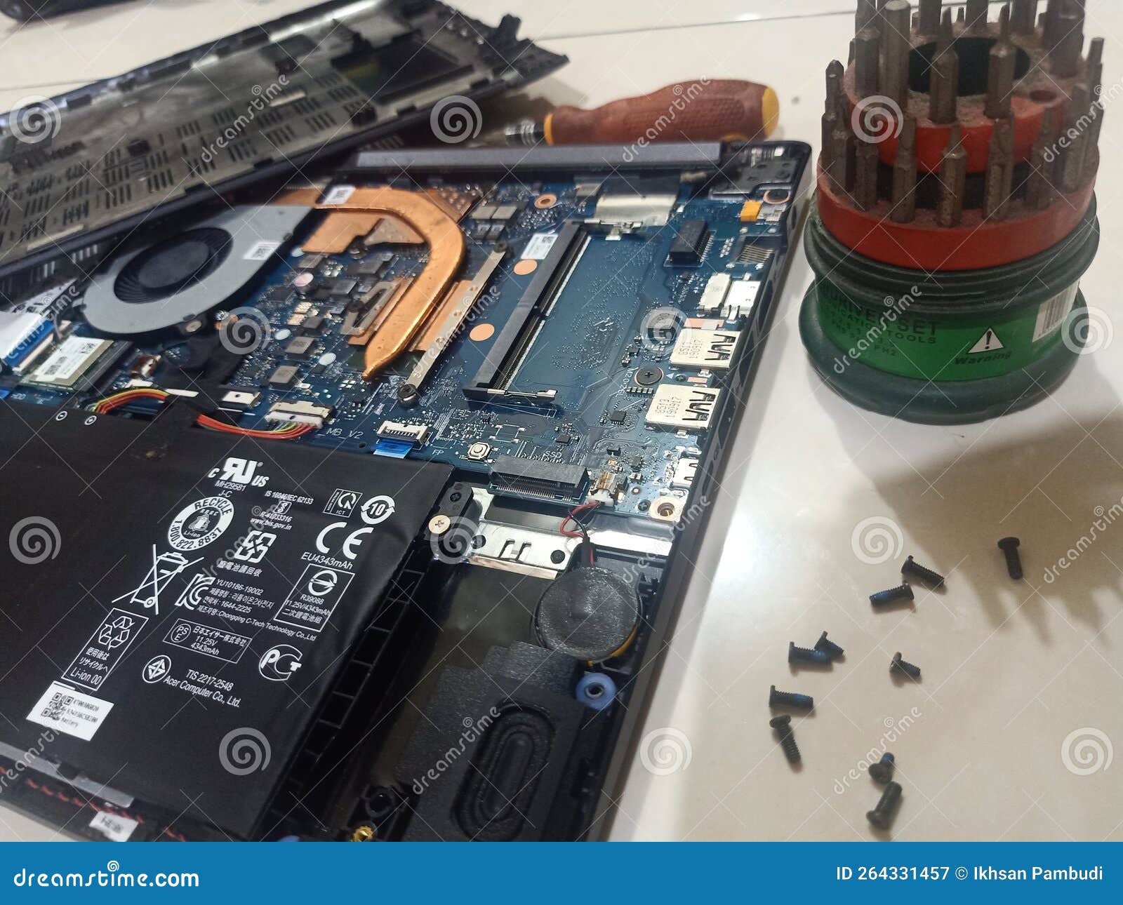 Took Apart the Laptop for Repair, Added Ram, and Cleaned the Fan and ...