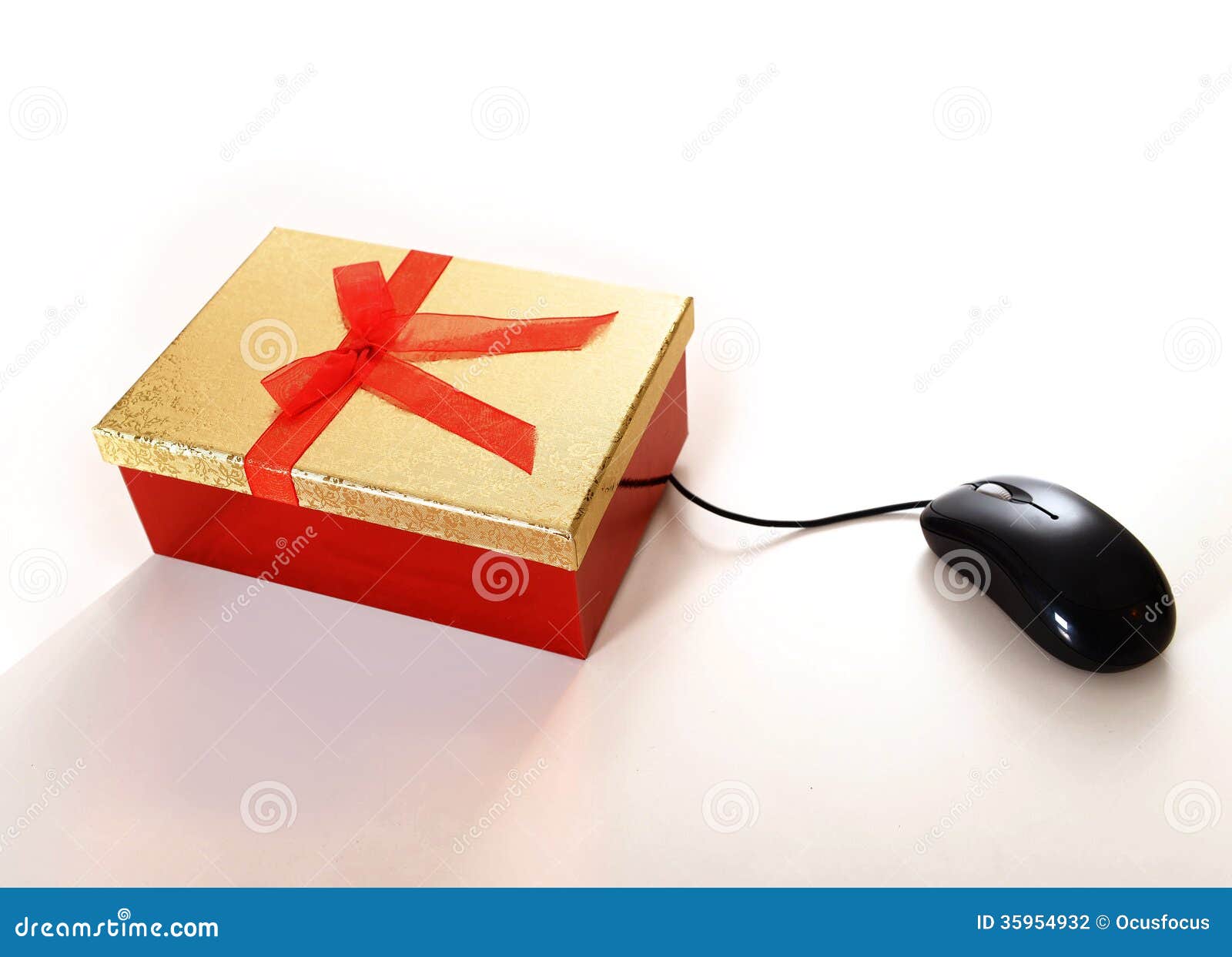 Computer Mouse Connected To Present Stock Photo - Image of mouse, gift ...