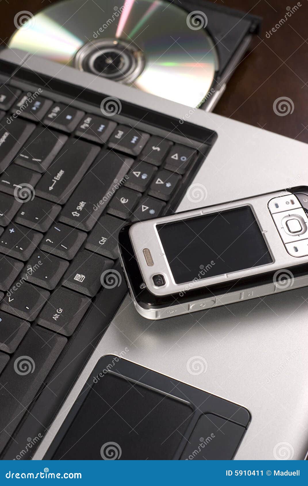 Computer op het Werk stock afbeelding. Image of uitwerpen - 5910411