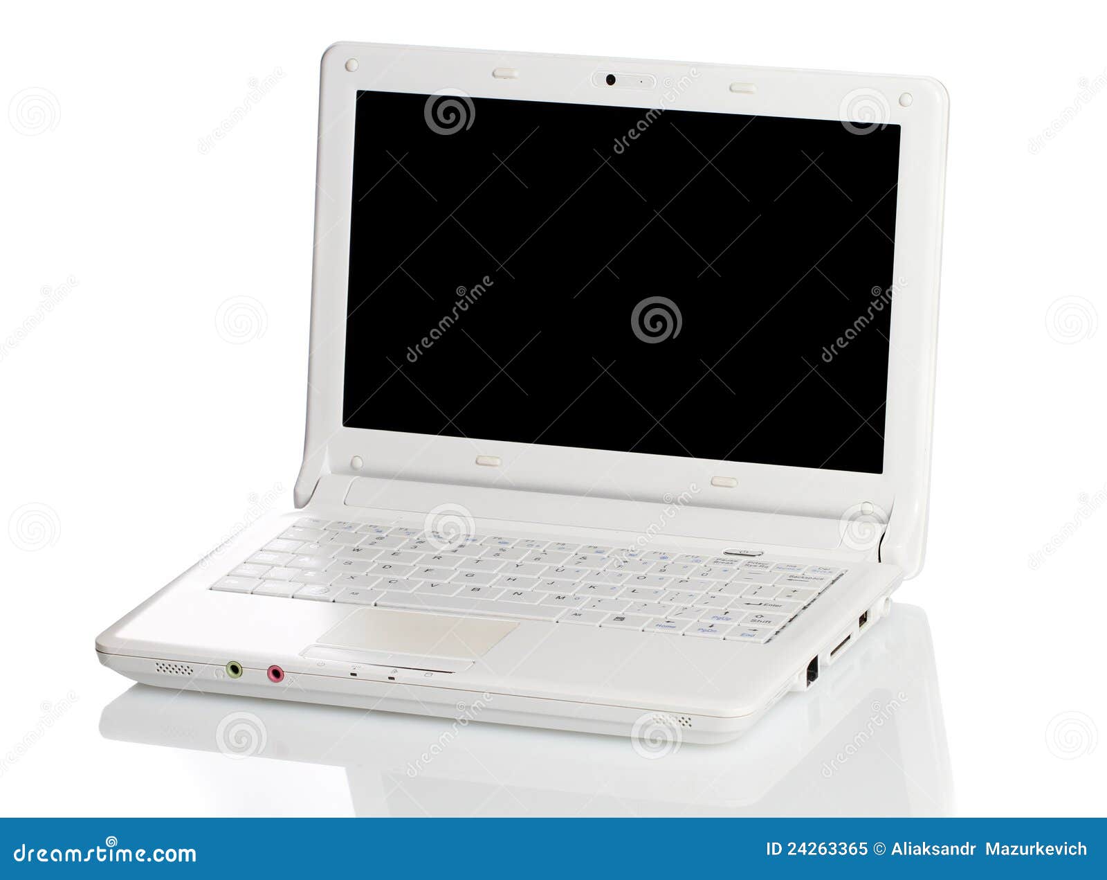 Computer Portatile Aperto Di Bianco Con Lo Schermo Nero Immagine Stock ...