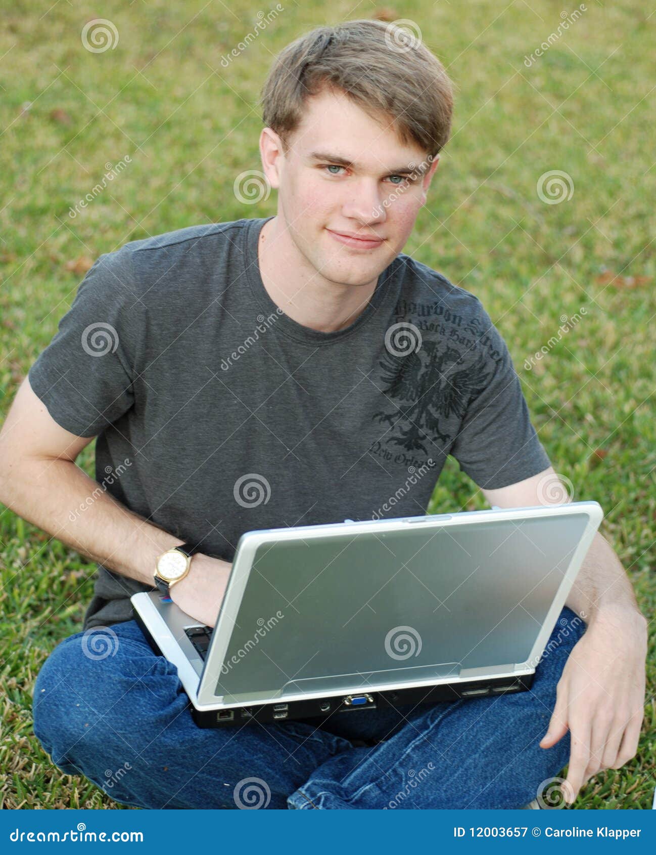 Computer Portatile Dell'istituto Universitario Del Ragazzo Immagine ...