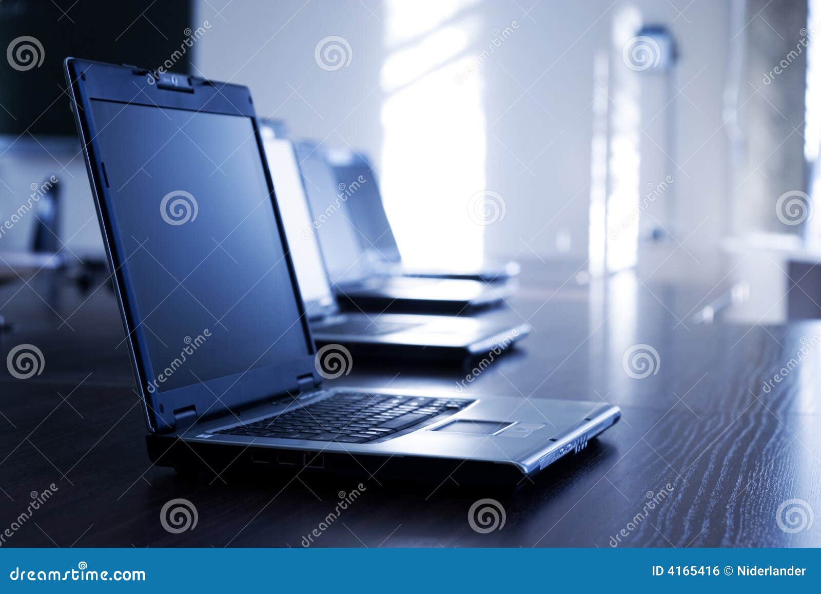 Computer portatili fotografia stock. Immagine di portatile - 4165416