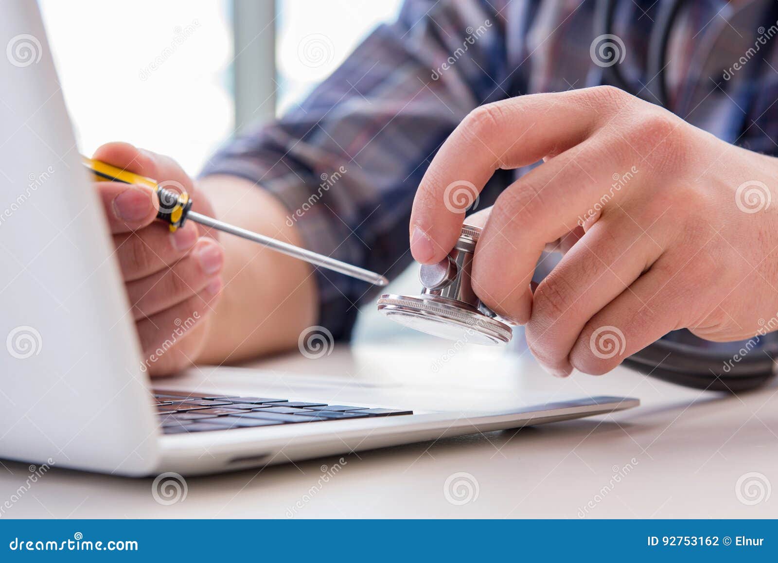 The Computer Repairman Repairing Computer Laptop Stock Photo - Image of ...