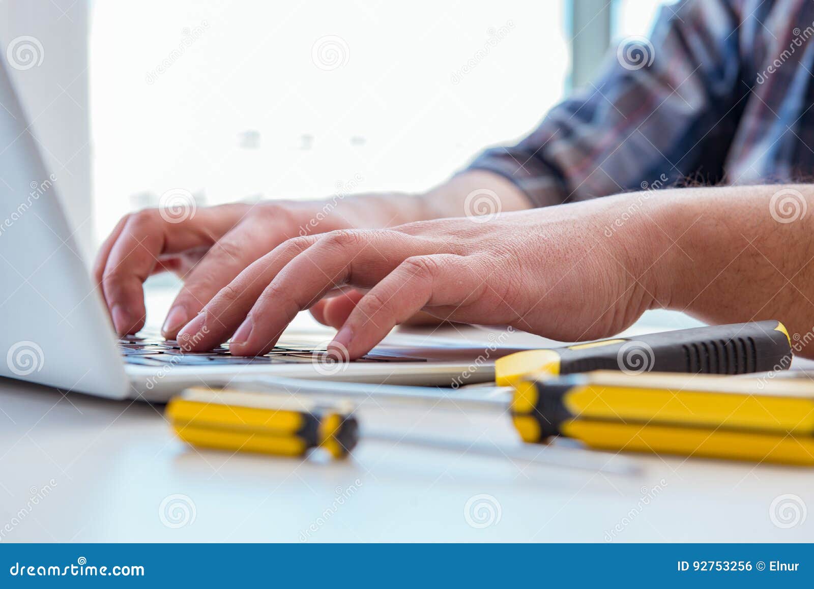 The Computer Repairman Repairing Computer Laptop Stock Photo - Image of ...