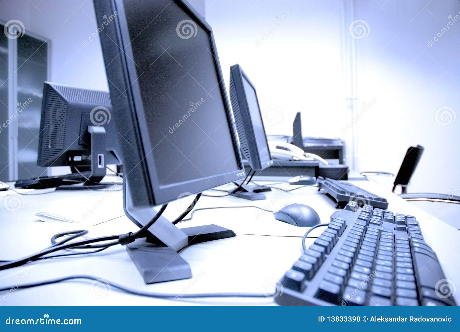 Computer room stock photo. Image of desktop, data, system - 13833390