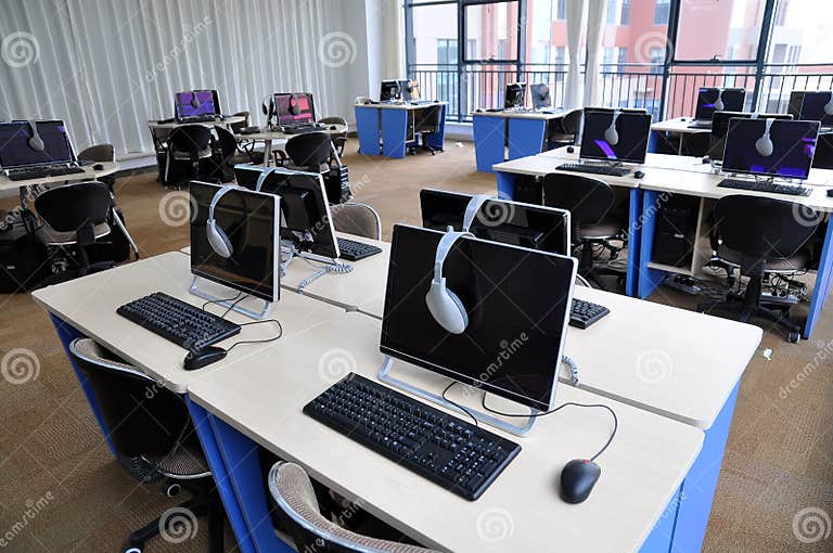 Computer room stock image. Image of furniture, office - 17587761