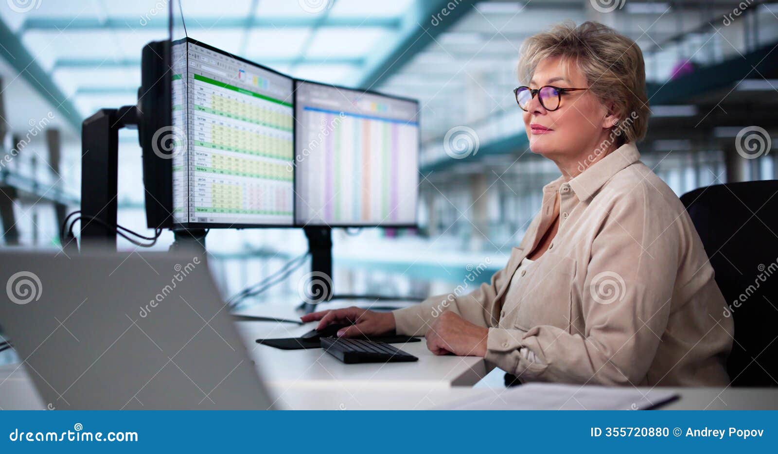 Computer Spreadsheet Data Analyst Woman Stock Photo - Image of employee ...