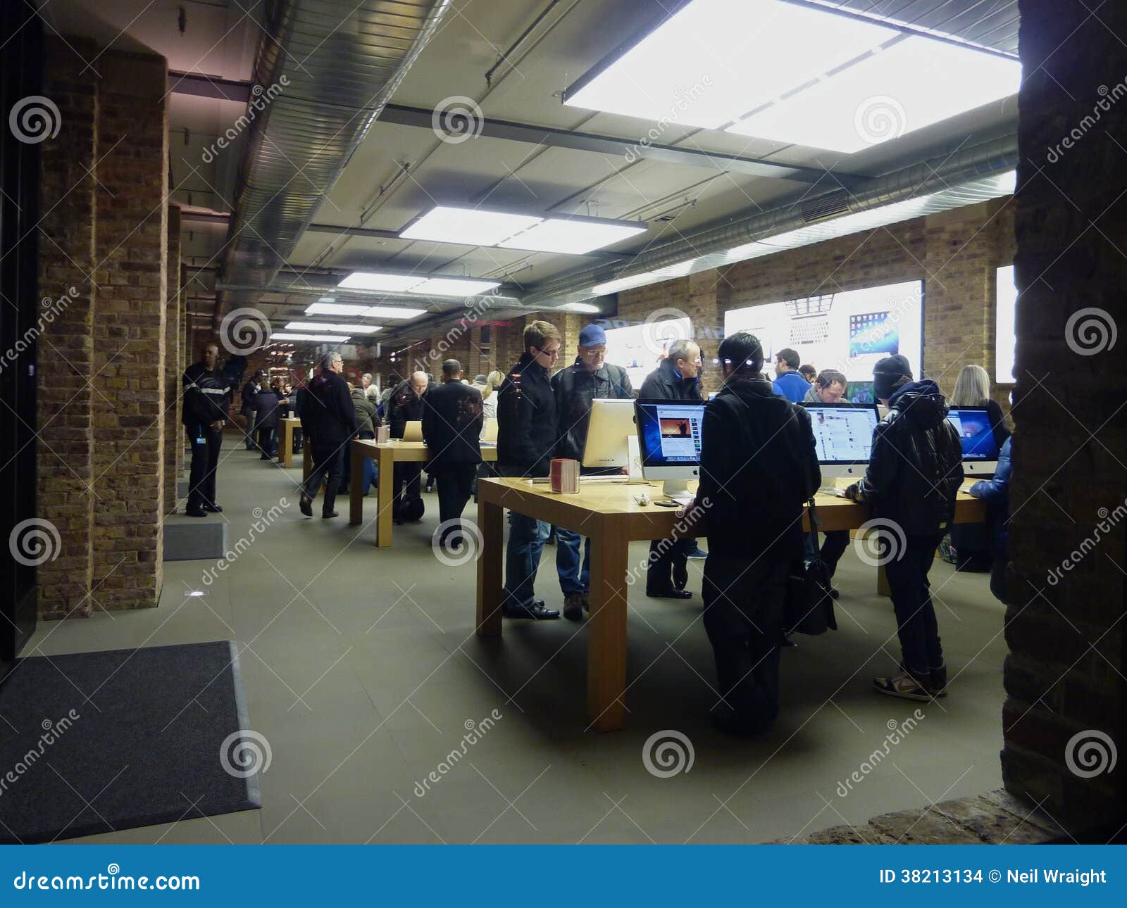 Apple Computer Store Retail Editorial Stock Image - Image of brand ...