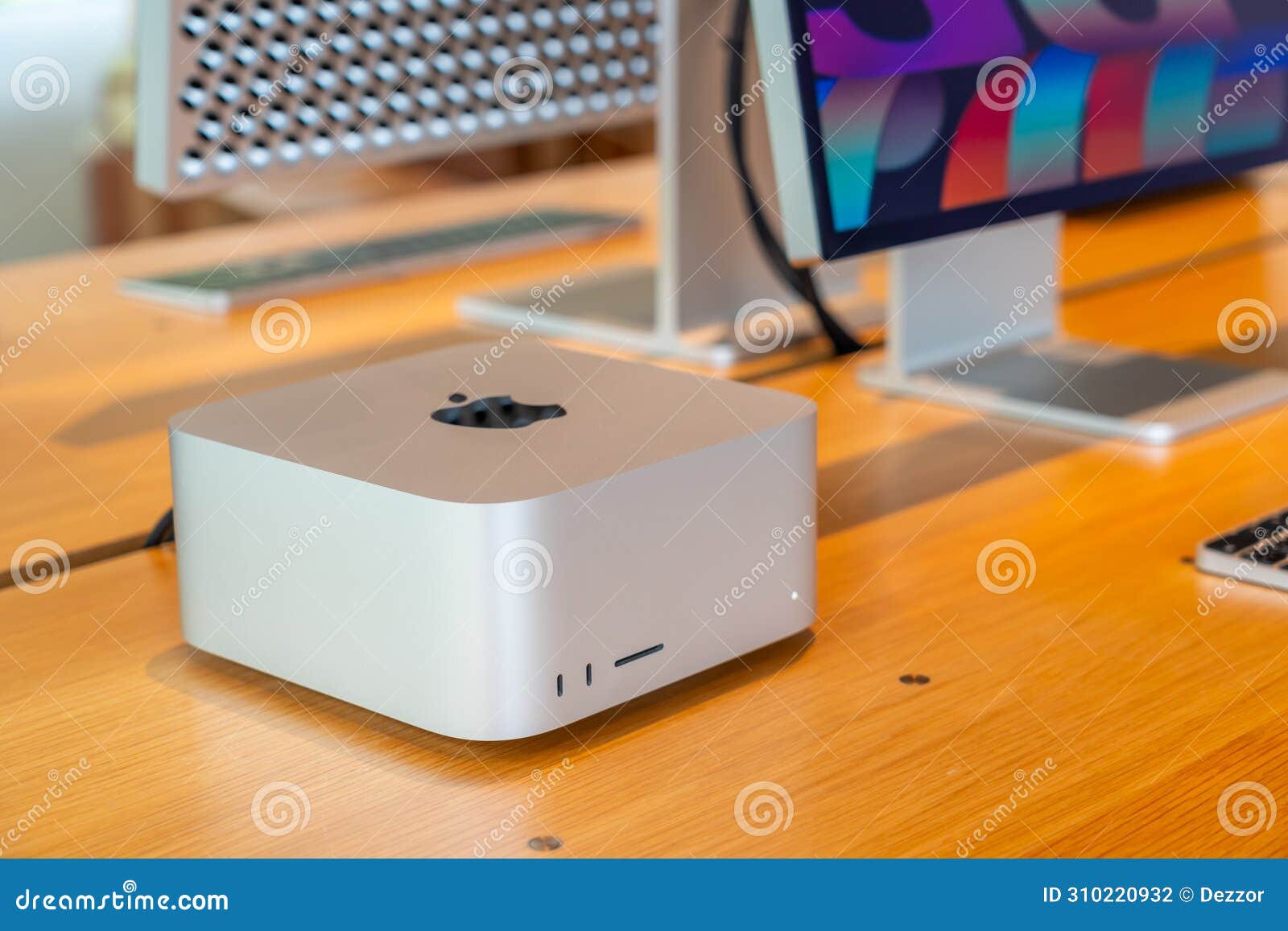 Computer System Unit Mac Studio Studio Display Multicolor on the Store ...