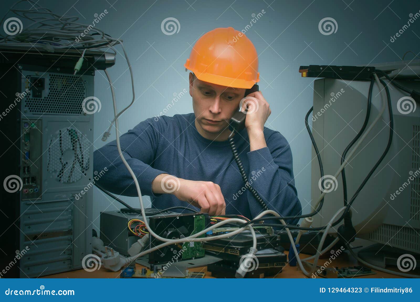 Computer technician. stock image. Image of phone, consulting - 129464323