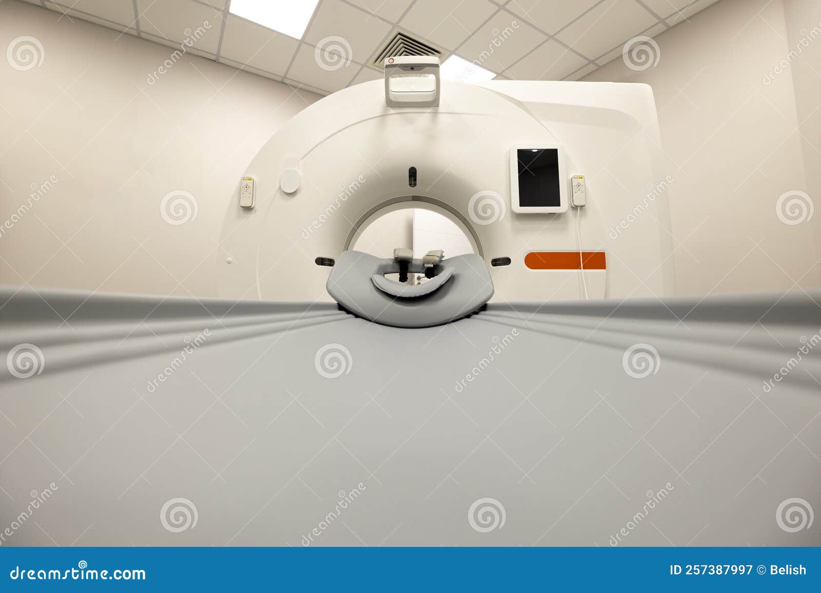 A Computerised Tomography CT Scan Stock Image - Image of health, device ...