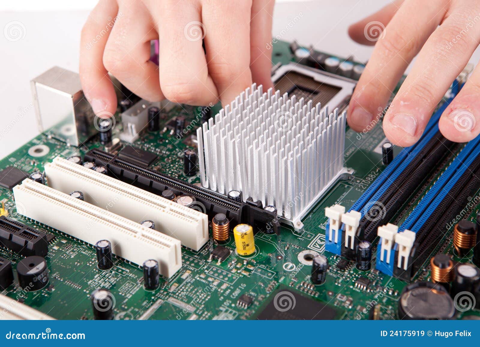 Computertechniker stockbild. Bild von speicher, elektronisch - 24175919