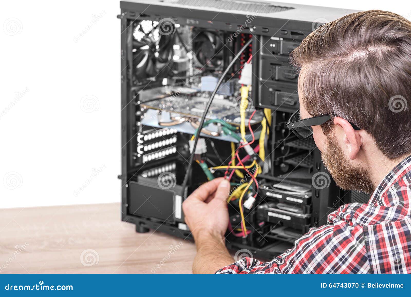 Computertechniker Repariert Den Computer Stockfoto - Bild von rüber ...