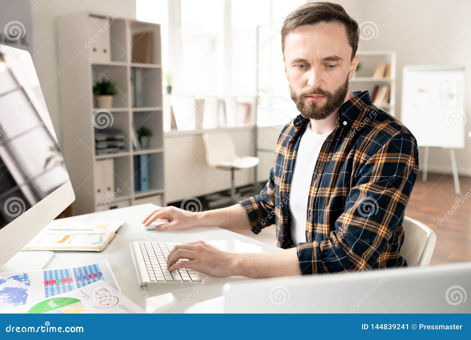 Computing and analyzing stock image. Image of corporate - 144839241