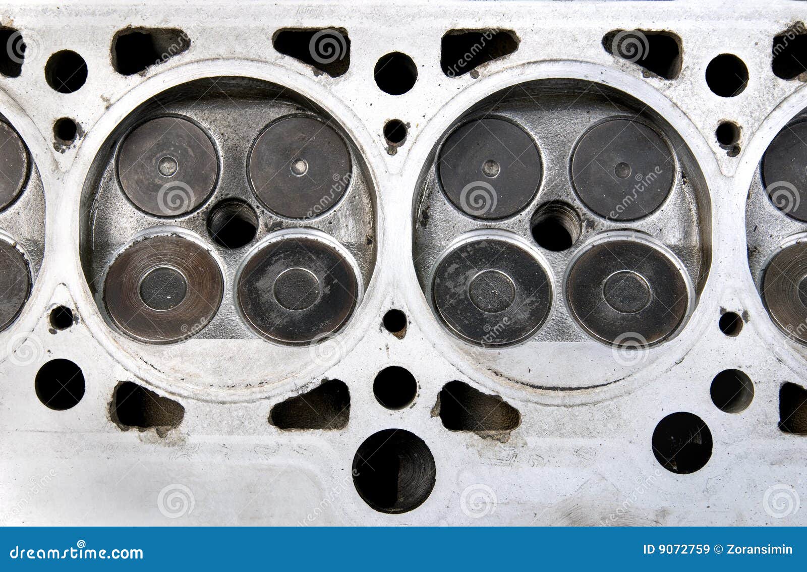 Con válvulas en la culata imagen de archivo. Imagen de ...